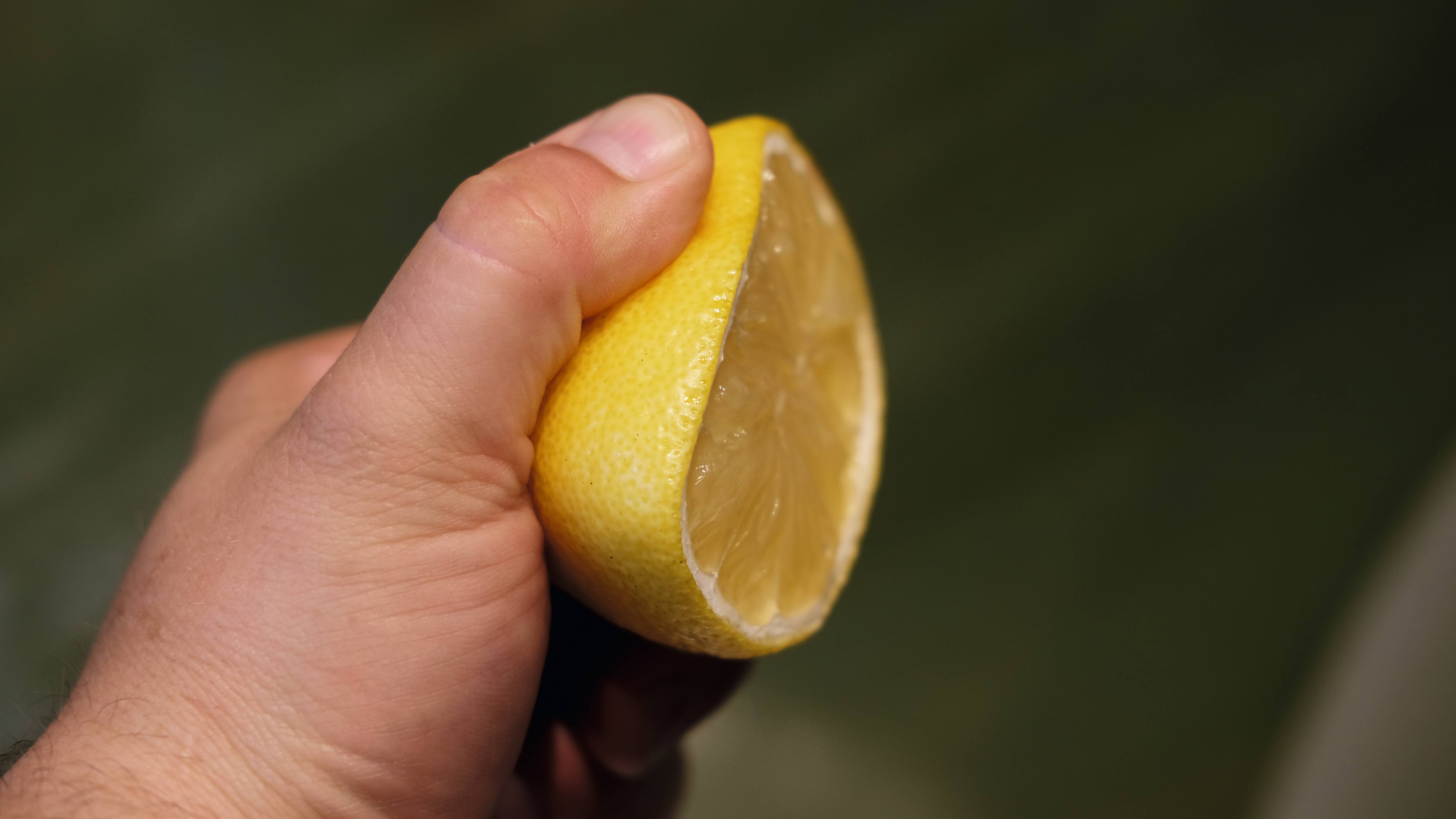 Hvor mye er en dæsj og hva er en skvis?