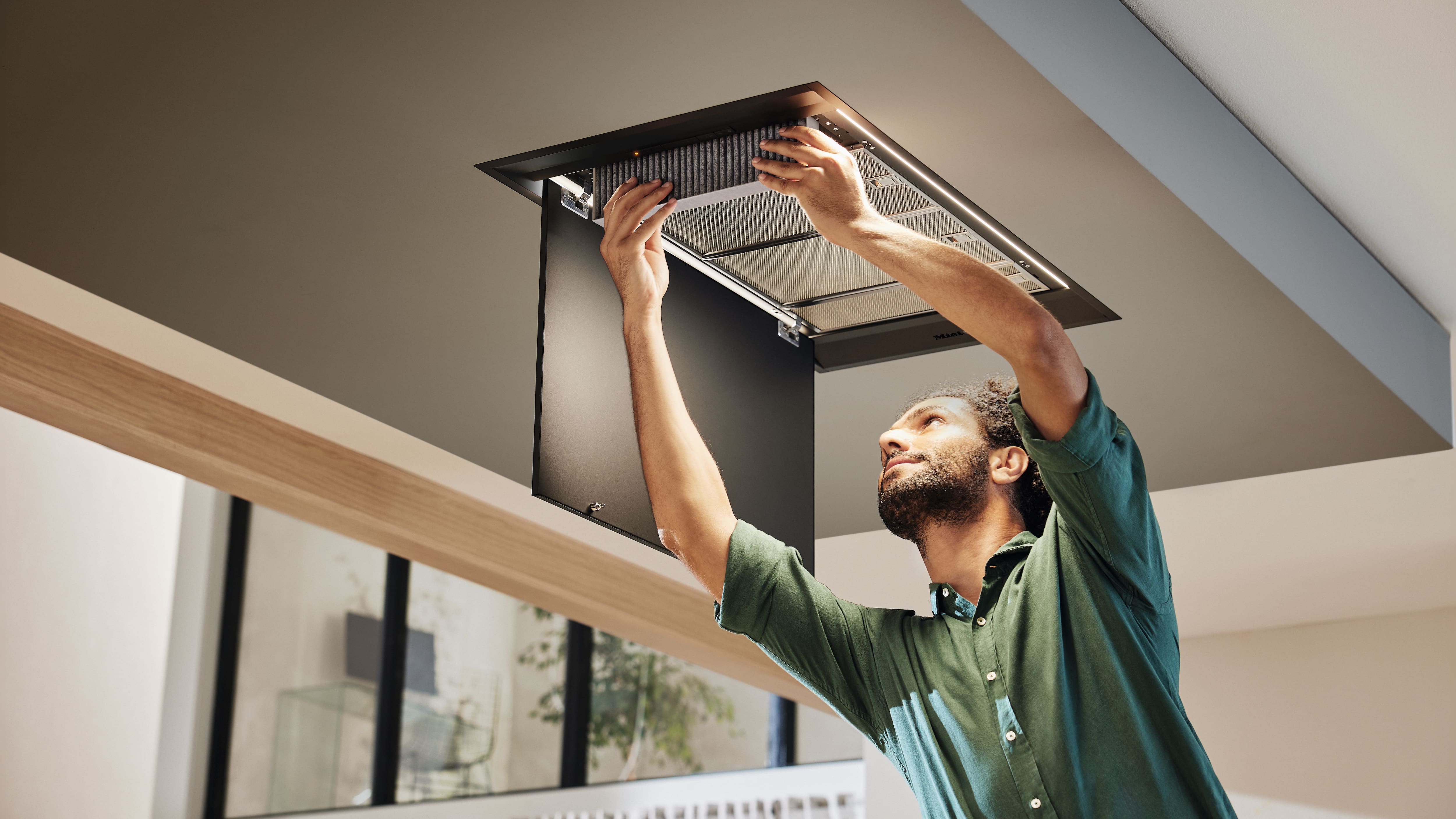 Features | Downdraft Worktop Extraction | Miele